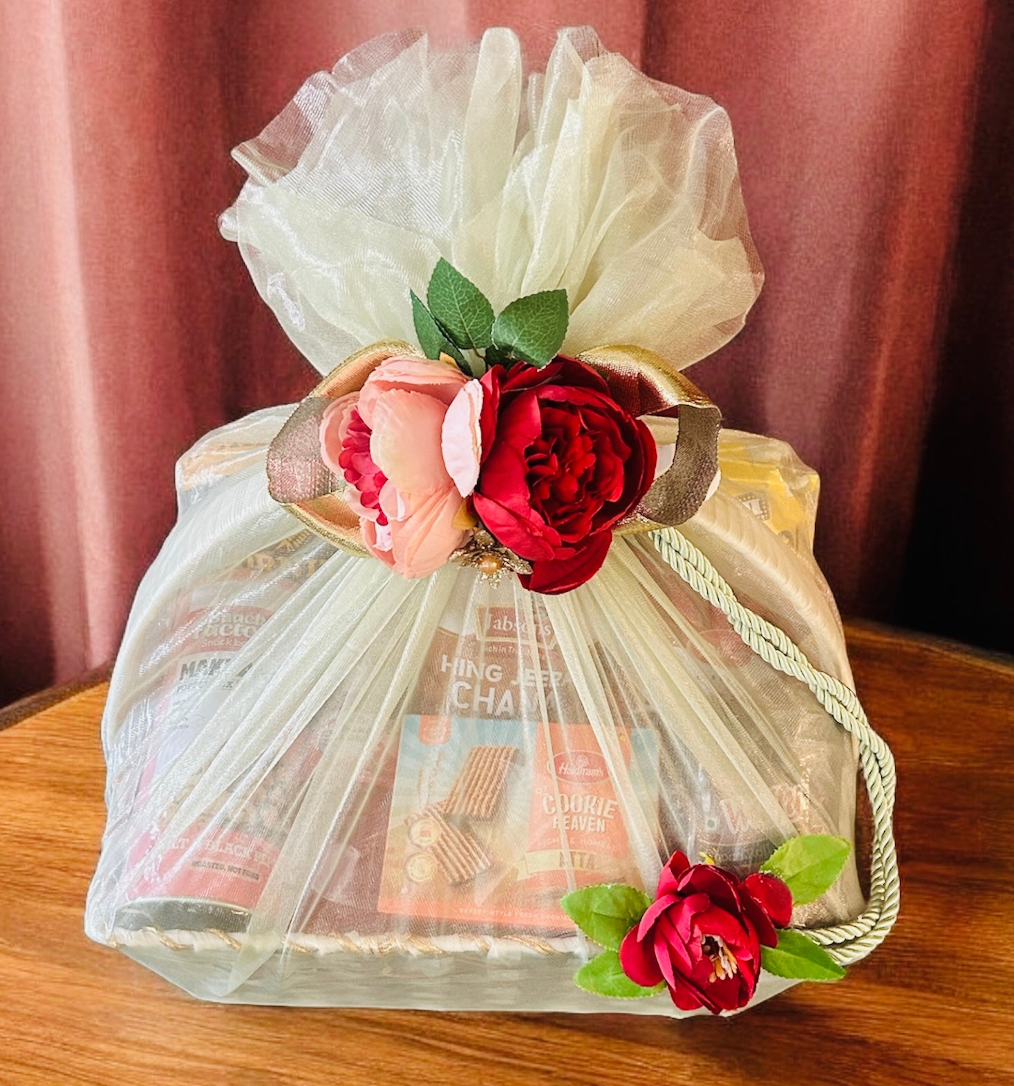 Gourmet Snack Hamper – Premium Gift Basket with Nachos & Chocolates ...